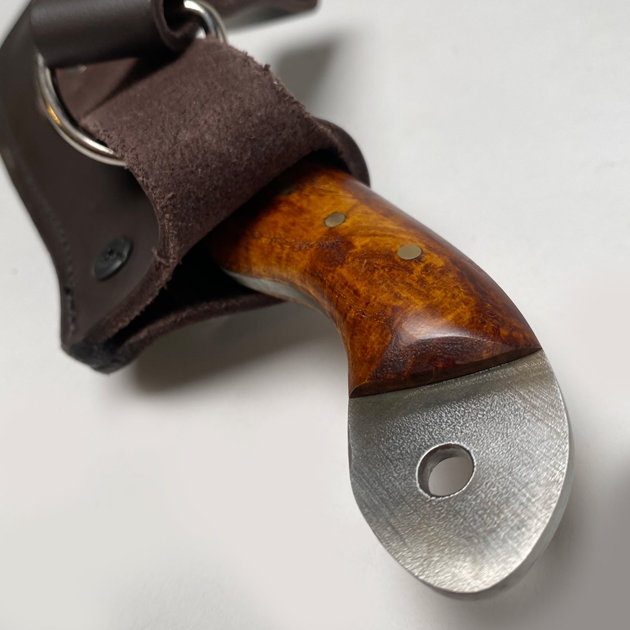 White Skunk Camp Knife – Woody Brand Knives