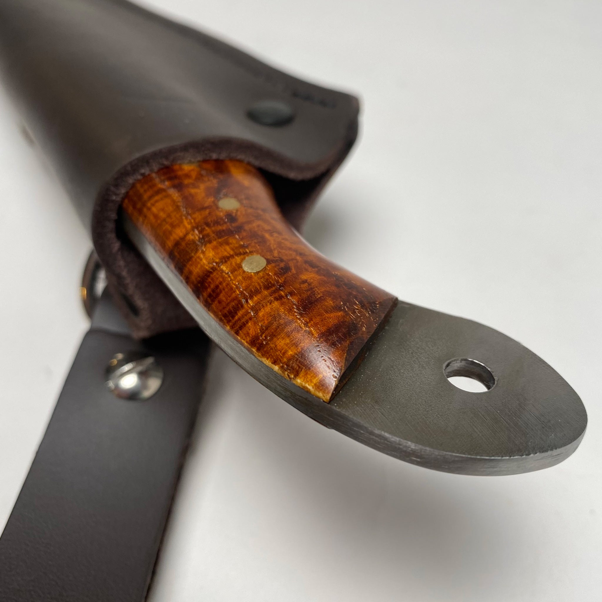 White Skunk Camp Knife – Woody Brand Knives
